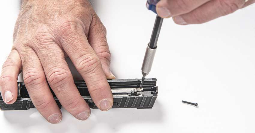 FIRST LOOK: Ruger's Electronics-Free Ready Dot Optic | Shoot On